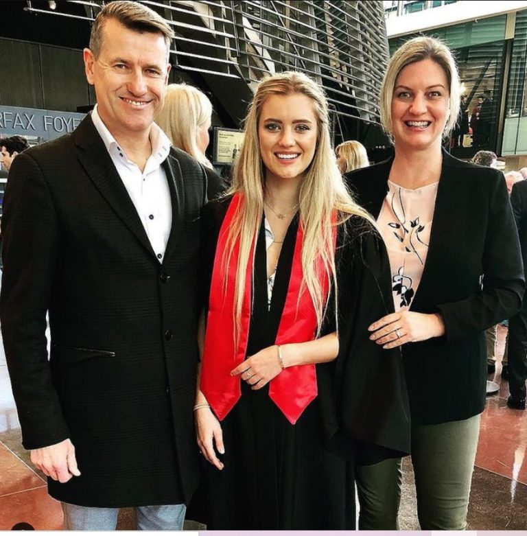 Mia Healey Wiki, Bio 2021, Age, Birthday, Boyfriend, Net Worth, Height ...